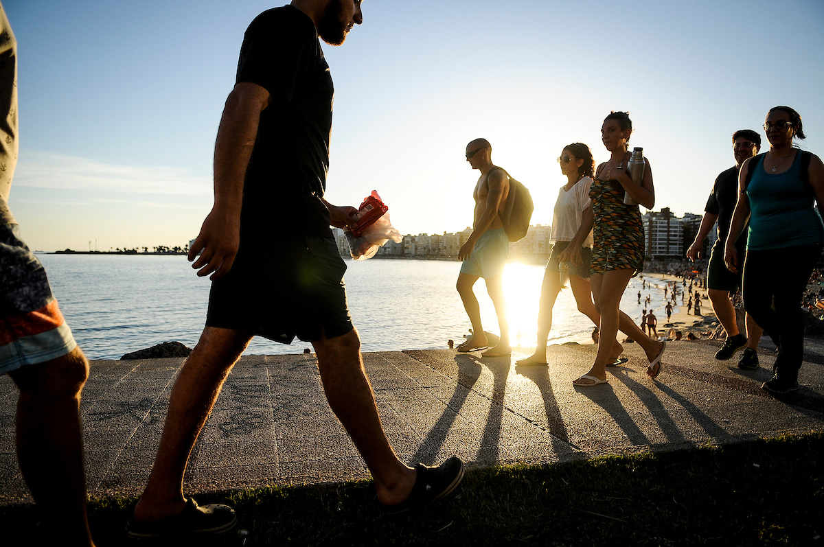 Dar 4.000 pasos diarios beneficia la salud, pero cuanto más se camine ...