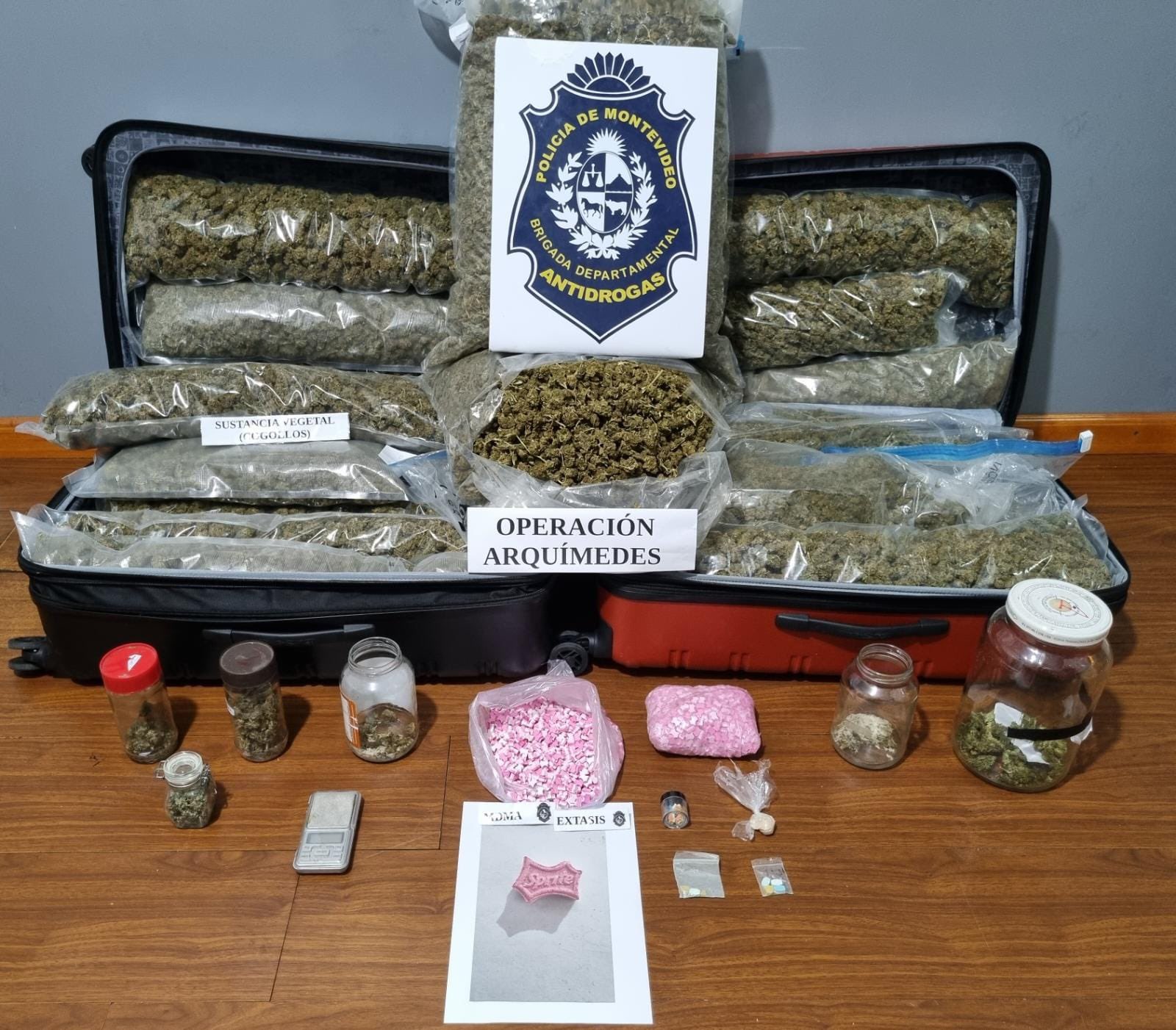 Hay cinco detenidos tras la incautación de 2.000 pastillas de éxtasis » Portal Medios Públicos