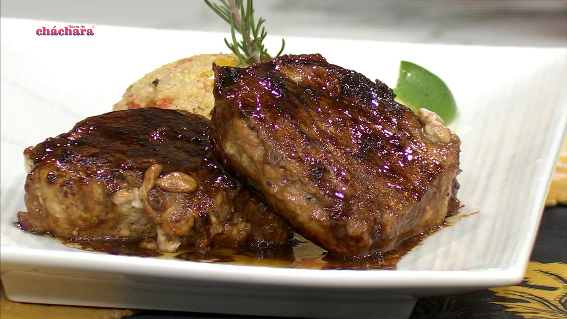 Carré de cerdo agridulce con ensalada de quinoa » Portal Medios Públicos